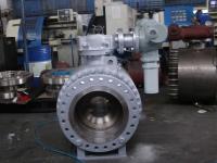 China Cast Steel Side Entry Ball Valve with 150LB Flange End and Electric Actuator - API6D Certified Trunnion Type for sale