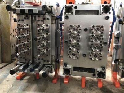 China Big Size 1000T Plastic Injection Mould For Automotive Products And Components for sale