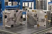 China Customized 8 Cavity Each Plastic Injection Mold OEM Auto Injection Mould for sale