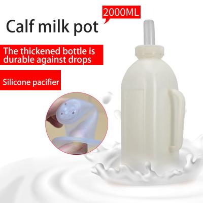 China 2L Capacity Calf Milk Feeder Bottle with Soft Silicone Nipple and Ergonomic Handle Design for Livestock Feeding for sale
