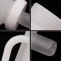 China 2L Capacity Calf Milk Feeder Bottle with Soft Silicone Nipple and Ergonomic Handle Design for Livestock Feeding for sale