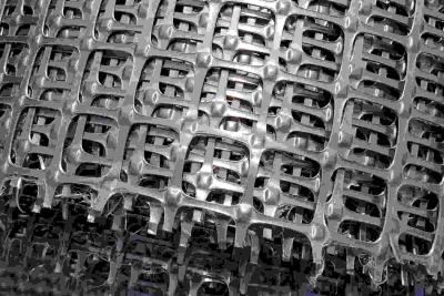 China High Temperature Resistant Durable Plastic Geogrid Mesh Fabric For Retaining Walls for sale