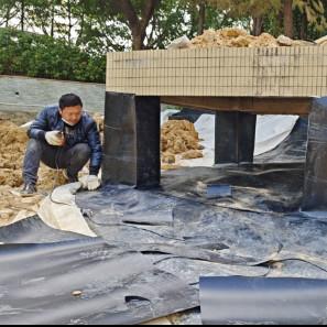 China HDPE Smooth Geomembrane 0.75-3.0mm for Artificial Lake Anti-Seepage Breaking Strength 20-80N/mm for sale