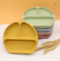 China Circular Silicone Divided Suction Plate With Lid And Spoon Feeding Tableware Set for sale