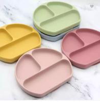 China Circular Silicone Divided Suction Plate With Lid And Spoon Feeding Tableware Set for sale
