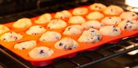 China BPA Free 24 Hole Silicone Mini Muffin Pan Oven Microwave Dishwasher safe for sale