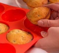 China BPA Free 24 Hole Silicone Mini Muffin Pan Oven Microwave Dishwasher safe for sale