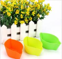 China Leaf Shaped Silicone Muffin Cup BPA Free High temperature Resistance for sale