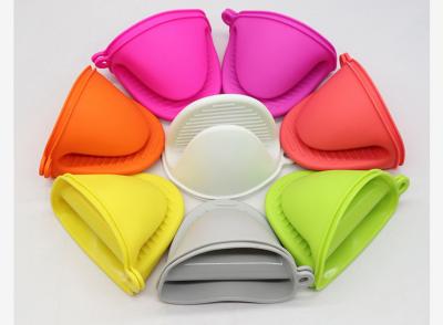 China Heat Insulation Silicone Baking Products Anti Scald Thickened Silicone Oven Mitts for sale
