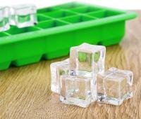 China Reusable 21 Silicone Ice Cube Molds Customized Logo Ice Tray For Freezer for sale