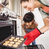 China Kitchen Perfection Silicone Oven Gloves Washable Heat Resistant 7.2 Inches for sale