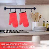 China Kitchen Perfection Silicone Oven Gloves Washable Heat Resistant 7.2 Inches for sale