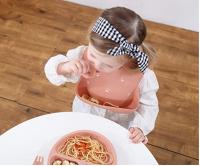 China Adjustable Collar Silicone Baby Bibs BPA Free Waterproof with pocket for sale