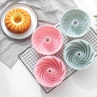 China Home Steam Baked Chiffon Cake Mold Silicone Non Stick Round Savarin Baking Tray 6cm for sale