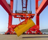 China Mobile Harbour Crane 50 Tonnes Capacity 50 M Outreach Electric Hydraulic for sale
