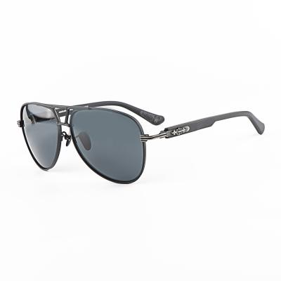 China Cool Titanium New Funny 2025 Wholesale Custom logo Comfortable Frame Vintage pilot Men Sunglasses Designer Women Luxury Brand for sale