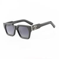 China Guangdong Wholesaler Vintage Fashion Party Props Thick Shade Frames Work Outdoors Recreation High Quality Sunglasses Custom logo for sale
