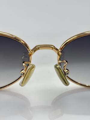 China Scratch Resistant Vacuum Gold Plated Alloy Metal Frame Sunglasses with UV400 Gradient PC Lenses and Adjustable Soft Silicone Nose Pads for sale