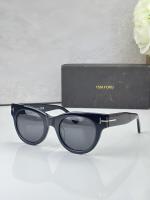 China Tm Ford Marine FT1315 Retro Cat-Eye Sunglasses for Women, Bold Acetate Frame with Signature T Logo on Temple, UV400 Protection Prescription for sale