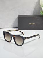 China Retro Square Thick Frame Sunglasses, Luxury Acetate UV400 Protection Unisex Shades with Signature T Logo FT1326 for sale