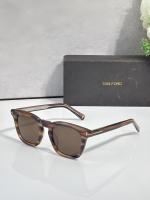 China Retro Square Thick Frame Sunglasses, Luxury Acetate UV400 Protection Unisex Shades with Signature T Logo FT1326 for sale