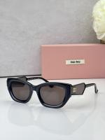 China Luxury Miu M Cat Eye Square Sunglasses, Thick Acetate Frame with Geometric Cutout Temple, Gradient Lens Women Fashion Sun Glasses for Party Beach Daily MU7376S Prescription for sale