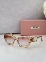 China Luxury Miu M Cat Eye Square Sunglasses, Thick Acetate Frame with Geometric Cutout Temple, Gradient Lens Women Fashion Sun Glasses for Party Beach Daily MU7376S Prescription for sale