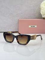 China Luxury Miu M Cat Eye Square Sunglasses, Thick Acetate Frame with Geometric Cutout Temple, Gradient Lens Women Fashion Sun Glasses for Party Beach Daily MU7376S Prescription for sale