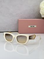 China Luxury Miu M Cat Eye Square Sunglasses, Thick Acetate Frame with Geometric Cutout Temple, Gradient Lens Women Fashion Sun Glasses for Party Beach Daily MU7376S Prescription for sale