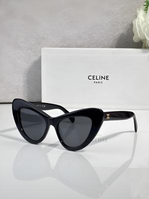 China CL40339U CL40339U Women Triomphe Cat Eye Sunglasses, Bold Oversized Acetate Frame Gold Triomphe Logo Temple UV400 Protection Retro Parisian Shades Multiple Lens Colors for sale