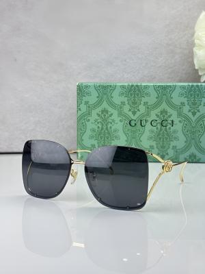 China Luxury Women Rimless Square Designer Sunglasses, Oversized Gradient Tinted Lens Ultra Light Metal Frame UV400 Sun Glasses, Interlocking G Logo Hollow Temples, High End Fashion Eyewear for Vacation for sale