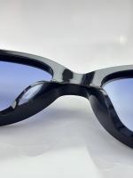 China Y2K Vintage Oval Cat Eye Sunglasses Women Luxury Gold Logo Small Frame Sunglasses UV400 Retro Fashion Eyewear for Street Style Vacation SMU C02 for sale