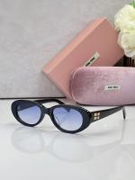 China Y2K Vintage Oval Cat Eye Sunglasses Women Luxury Gold Logo Small Frame Sunglasses UV400 Retro Fashion Eyewear for Street Style Vacation SMU C02 for sale