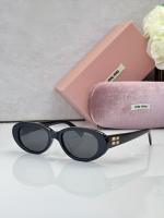 China Y2K Vintage Oval Cat Eye Sunglasses Women Luxury Gold Logo Small Frame Sunglasses UV400 Retro Fashion Eyewear for Street Style Vacation SMU C02 for sale