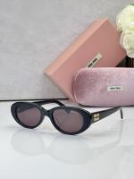 China Y2K Vintage Oval Cat Eye Sunglasses Women Luxury Gold Logo Small Frame Sunglasses UV400 Retro Fashion Eyewear for Street Style Vacation SMU C02 for sale