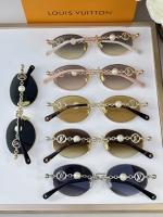 China Vintage Oval Pearl Chain Sunglasses for Women Luxury Metal Frame Gradient Lens UV400 Protection Elegant Ladies Eyewear for Party Travel Z8331 for sale