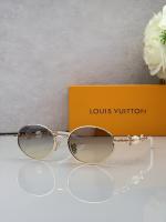 China Vintage Oval Pearl Chain Sunglasses for Women Luxury Metal Frame Gradient Lens UV400 Protection Elegant Ladies Eyewear for Party Travel Z8331 for sale