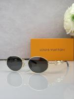 China Vintage Oval Pearl Chain Sunglasses for Women Luxury Metal Frame Gradient Lens UV400 Protection Elegant Ladies Eyewear for Party Travel Z8331 for sale