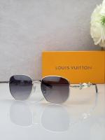 China Vintage Oval Pearl Chain Sunglasses for Women Luxury Metal Frame Gradient Lens UV400 Protection Elegant Ladies Eyewear for Party Travel Prescription for sale