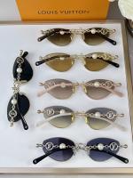 China Women Cat Eye Gradient Sunglasses, Luxury Metal Frame with Pearl Chain Decor UV400 Protection Vintage Retro Ladies Fashion Shades for Party Travel for sale