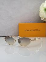 China Women Cat Eye Gradient Sunglasses, Luxury Metal Frame with Pearl Chain Decor UV400 Protection Vintage Retro Ladies Fashion Shades for Party Travel for sale