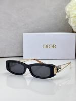 China Women Luxury Retro Small Rectangle Sunglasses, D Logo Metal Hinge Double Gold Wire Temple UV400 Sunglasses, Trendy Designer Style Fashion Eyewear for Outdoor Vacation for sale
