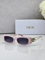 China Women Luxury Retro Small Rectangle Sunglasses, D Logo Metal Hinge Double Gold Wire Temple UV400 Sunglasses, Trendy Designer Style Fashion Eyewear for Outdoor Vacation for sale