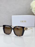 China Vintage Small Rectangular Sunglasses Women, Acetate Frame Hollow Metal Temple CD Signature Logo UV400 Fashion Sunglasses 30Montaigne S13F Prescription for sale