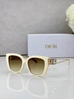 China Vintage Small Rectangular Sunglasses Women, Acetate Frame Hollow Metal Temple CD Signature Logo UV400 Fashion Sunglasses 30Montaigne S13F Prescription for sale
