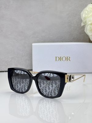 China Vintage Small Rectangular Sunglasses Women, Acetate Frame Hollow Metal Temple CD Signature Logo UV400 Fashion Sunglasses 30Montaigne S13F Prescription for sale