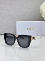 China Vintage Small Rectangular Sunglasses Women, Acetate Frame Hollow Metal Temple CD Signature Logo UV400 Fashion Sunglasses 30Montaigne S13F Prescription for sale