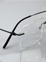 China Silhouet Style Screwless Rimless Titanium Eyeglass Frame Ultra Light Frameless Men Business Prescription Optical Eyewear 3 Colors Available Prescription for sale