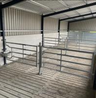 China Hot Galvanized Prefabricated Steel Structure Pig House with Bolted Connection for Easy Installation for sale