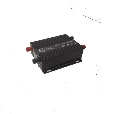 China Multi Voltage Smart DC-DC Battery Chargers Isolated Design MPPT Plug In Connection for sale